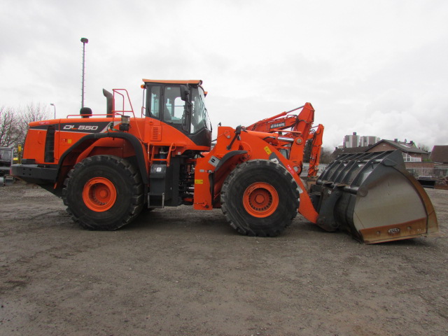 Doosan DL 550-3 10 m³ | Uwe Müller
