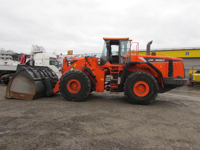 Doosan DL 550-3 10 m³ | Uwe Müller