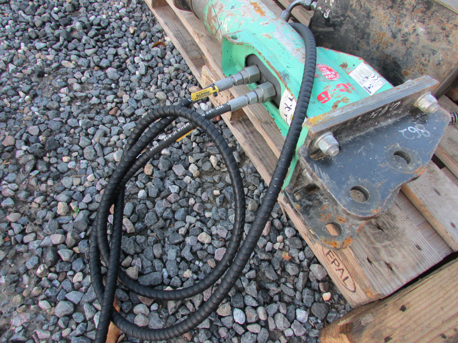 Montabert SC 6 Hydraulikhammer mit Spitzmeißel | Uwe Müller