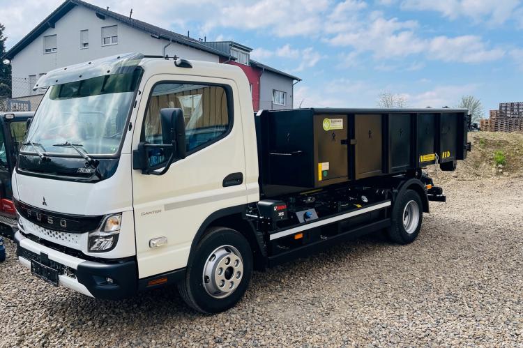 Fuso Canter 7 C 18 mit Abrollkipper HIAB | Uwe Müller